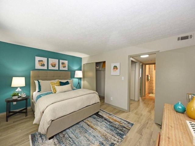 The Kensington of Louisville 2 Bedroom Apartment for Rent at 6100 Ledgewood Pkwy, Louisville, KY 40214
