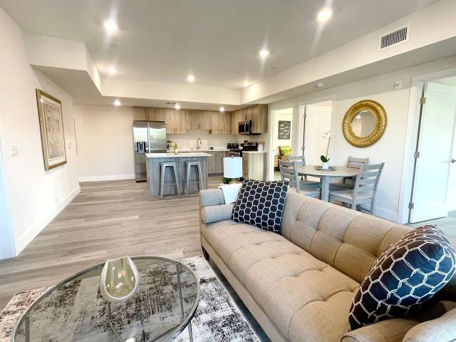 The Hobart Apartments 3 Bedroom Apartment for Rent at 3050 W 11th St, Los Angeles, CA 90006 Olympic Park