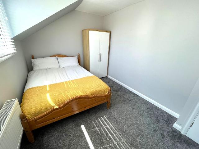 The Hollies, Third Avenue, Nottingham NG7, Room to rent, £585 pcm | PrimeLocation