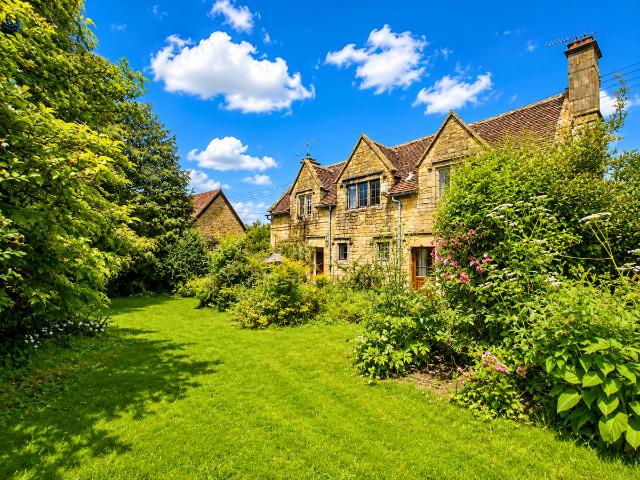 The Hollies, Manor Lane, Bredons Norton, Tewkesbury GL20, 3 bed cottage to rent, £1,495 pcm | PrimeLocation