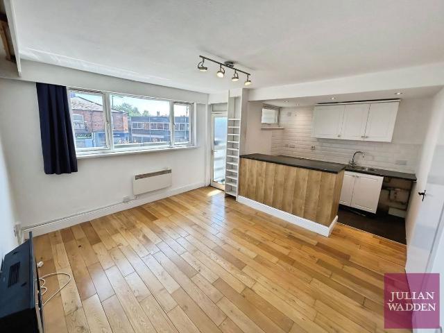 The Hollins, Marple, Stockport SK6, 2 bed flat to rent, £795 pcm | PrimeLocation