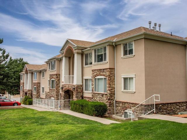 The Homestead 2 Bedroom Apartment for Rent at 4109 S Highland Dr, Holladay, UT 84124 Holladay