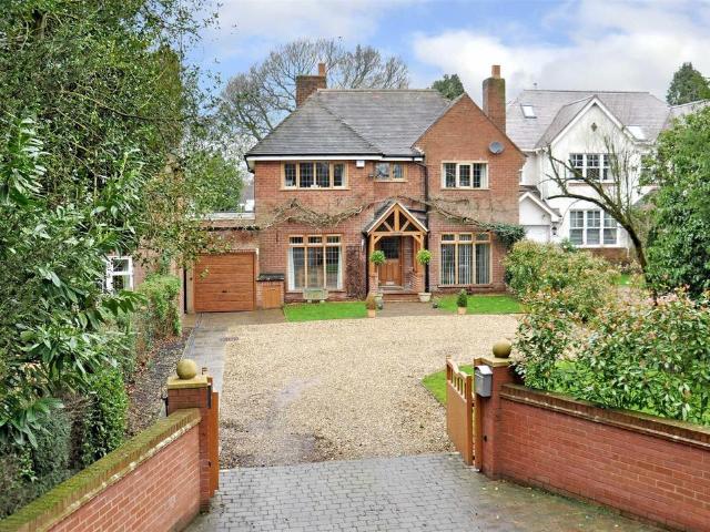 The Hatherings, Histons Hill. 5 bed detached house to rent £2,750 pcm £635 pw