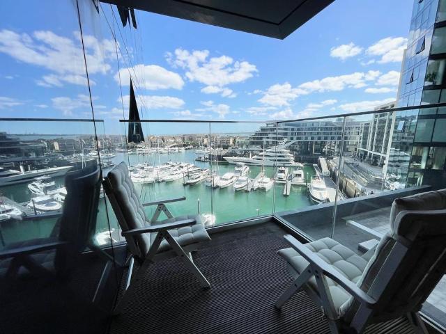 The Hawkins Tower, Admirals Quay. 2 bed flat to rent £1,650 pcm £381 pw