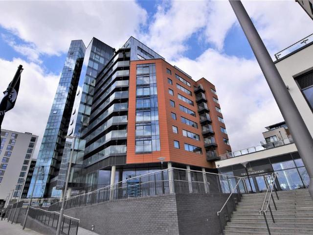 The Hawkins Tower, Ocean Village. 2 bed flat to rent £2,300 pcm £531 pw