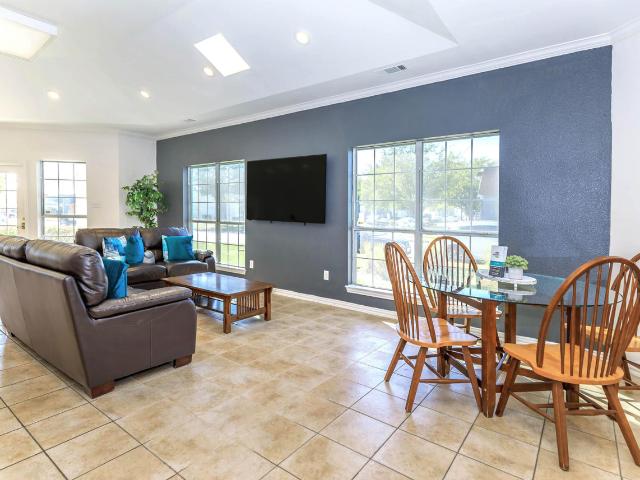 The Hayes Apartments 1 Bedroom Apartment for Rent at 4151 Sw Loop 820, Fort Worth, TX 76132