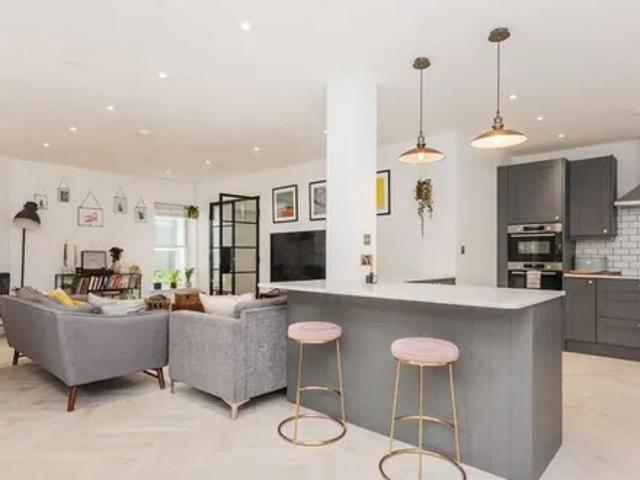 The Hayloft, 17A Seely Road, London, SW17 9QT, United Kingdom | 3 bed townhouse for rent #139621350 | Rentberry