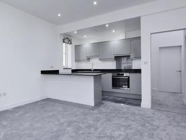 The Hall Senior School, 23 Crossfield Road, London, NW3 4NU, United Kingdom | 3 bed apartment for rent #166641087 | Rentberry