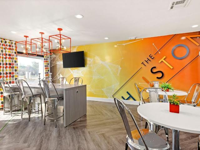The Halston Apartments 2 Bedroom Apartment for Rent at 1330 W Broadway Rd, Tempe, AZ 85282