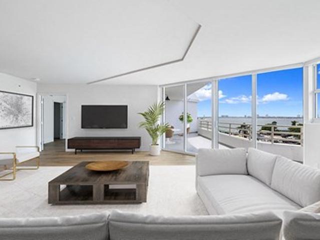 The Hamilton B4 2BR 2BA 1798 SF