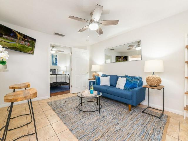 The Hammocks on 20th 1 Bedroom Apartment for Rent at 3751 Sw 20th Ave, Gainesville, FL 32607
