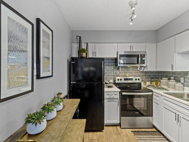 The Hampton on Jupiter 2 Bedroom Apartment for Rent at 12800 Jupiter Rd, Dallas, TX 75238