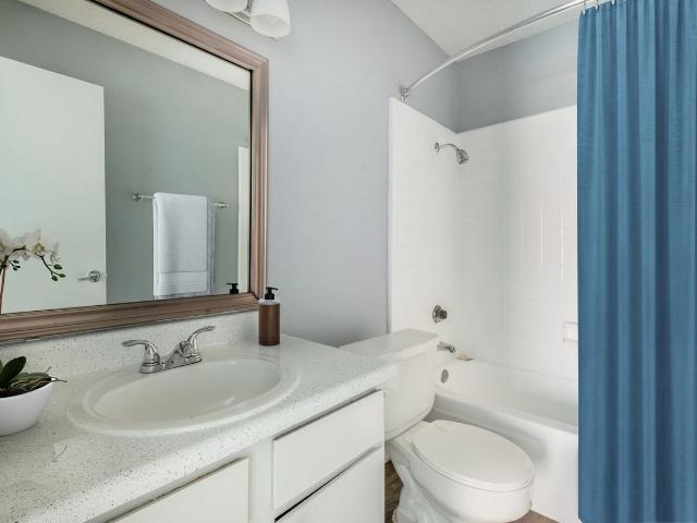 The Hampton on Jupiter 2 Bedroom Apartment for Rent at 12800 Jupiter Rd, Dallas, TX 75238