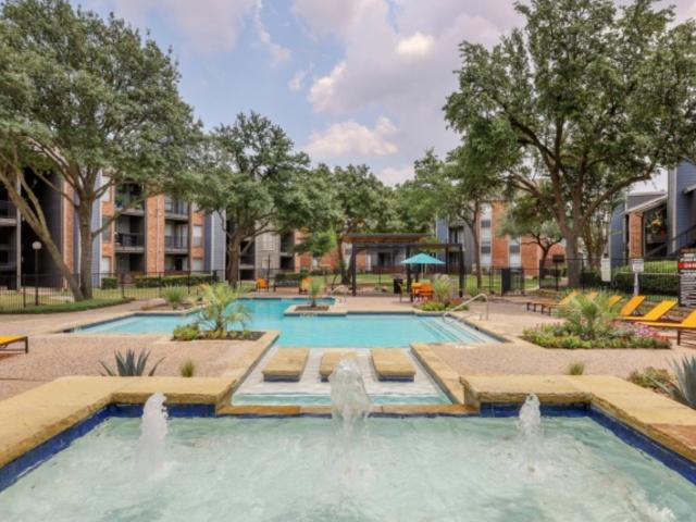 The Hampton on Jupiter 2 Bedroom Apartment for Rent at 12800 Jupiter Rd, Dallas, TX 75238