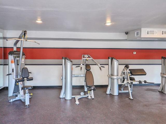 The Hamptons 1 Bedroom Apartment for Rent at 18175 Midway Rd, Dallas, TX 75287