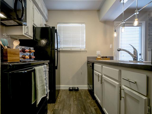 The Hamptons 2 Bedroom Apartment for Rent at 18175 Midway Rd, Dallas, TX 75287