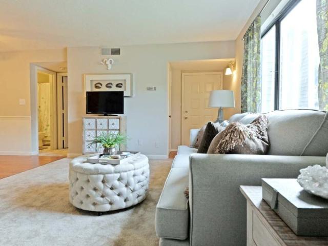 The Hamptons at Country Park 2 Bedroom Apartment for Rent at 4515 Lawndale Drive, Greensboro, NC 27455 Battlefield