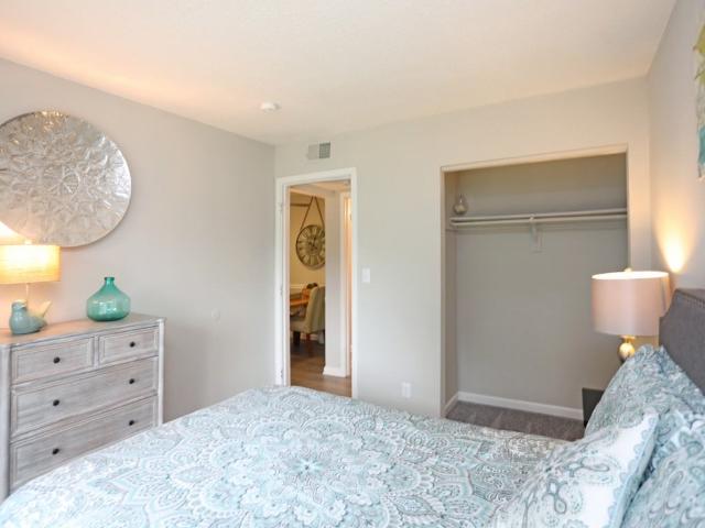 The Hamptons at Country Park 3 Bedroom Apartment for Rent at 4515 Lawndale Drive, Greensboro, NC 27455 Battlefield