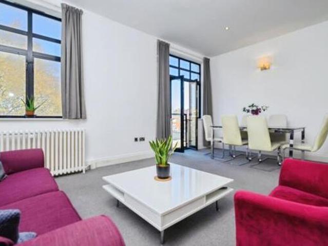 The Hard, Portsmouth, 2 Bedroom Flat