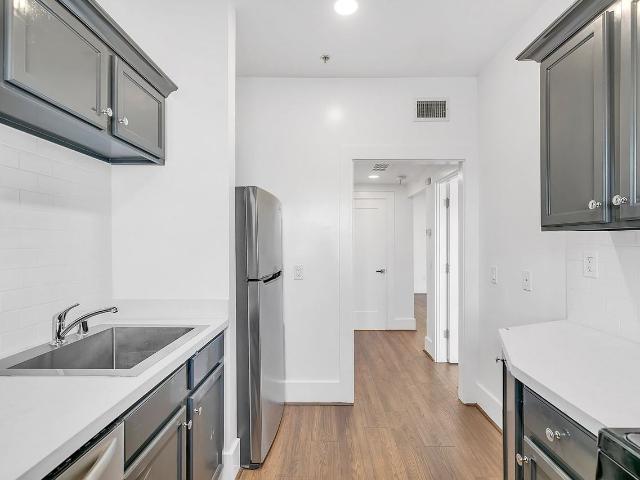 The Harlan Residences 2 Bedroom Apartment for Rent at 6533 Hollywood Blvd, Los Angeles, CA 90028 Hollywood Hills West