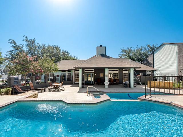 The Harrison 2 Bedroom Apartment for Rent at 7905 Marvin D Love Fwy, Dallas, TX 75237