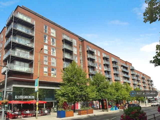 The Heart, Walton On Thames, KT12 1 bed flat to rent £1,450 pcm £335 pw