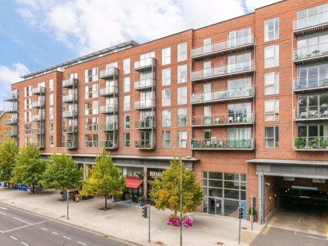 The Heart, Walton On Thames KT12, 1 bed flat to rent, £1,450 pcm | PrimeLocation