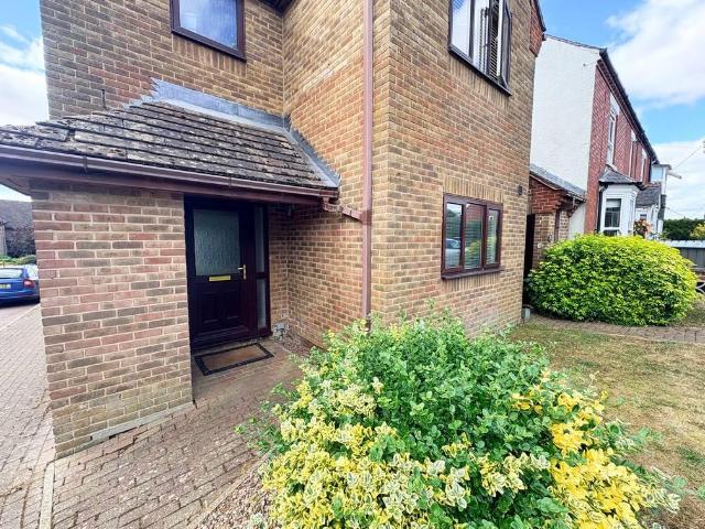 The Heathers, Wollaston 2 bed ground floor maisonette to rent £1,095 pcm £253 pw
