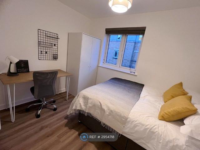 The Hedgerows, Bradley Stoke, Bristol BS32, 2 bed flat to rent, £1,650 pcm | PrimeLocation