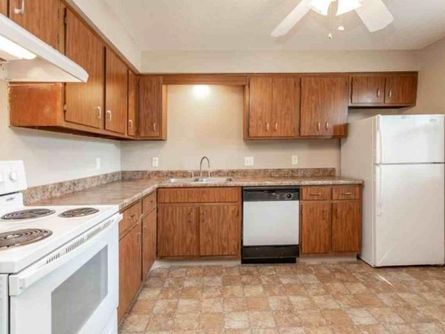 The Heights Apartments 1 Bedroom Apartment for Rent at 11766 Wakeley Plz, Omaha, NE 68154