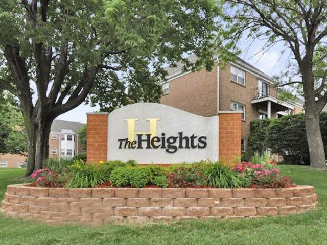 The Heights Apartments 2 Bedroom Apartment for Rent at 11766 Wakeley Plz, Omaha, NE 68154