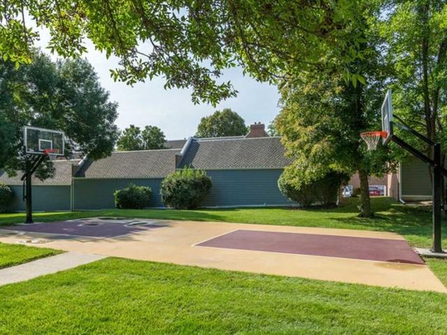 The Heights Apartments 2 Bedroom Apartment for Rent at 11766 Wakeley Plz, Omaha, NE 68154