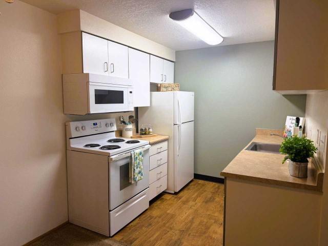 The Heights Apartments 2 Bedroom Apartment for Rent at 8057 Se Monroe St, Milwaukie, OR 97222 Southgate