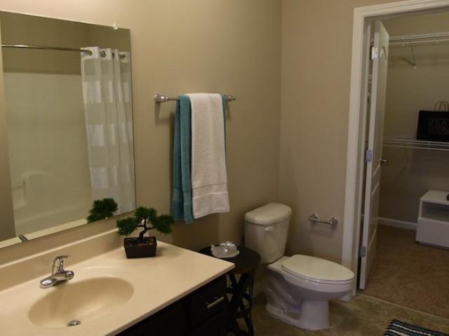 The Heights at Worthington Place 2 Bedroom Apartment for Rent at 160 W Wilson Bridge Rd, Worthington, OH 43085