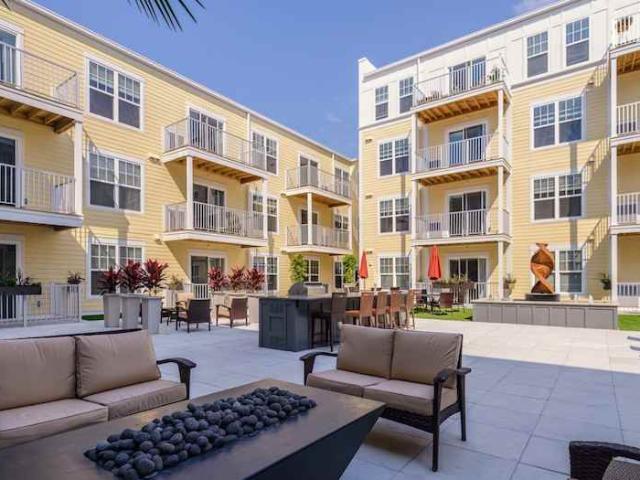 The Heights at Worthington Place 2 Bedroom Apartment for Rent at 160 W Wilson Bridge Rd, Worthington, OH 43085