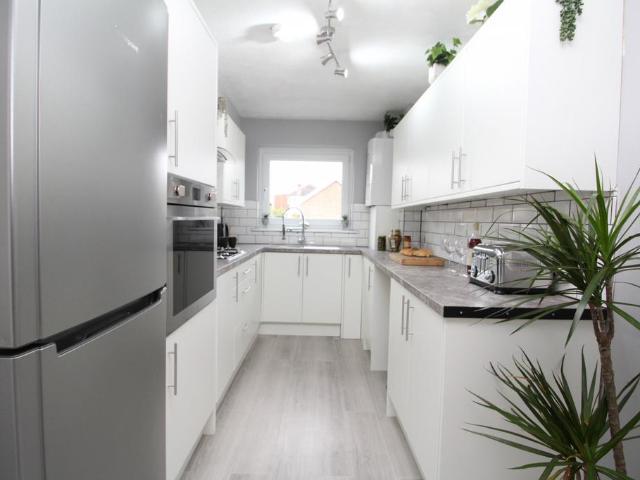 The Heights, Beckenham BR3 2 bed apartment to rent £1,900 pcm £438 pw