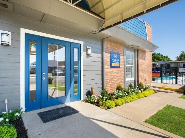 The Heights @ Midtown 1 Bedroom Apartment for Rent at 2442 E 51st St, Tulsa, OK 74105 Lewis Crest
