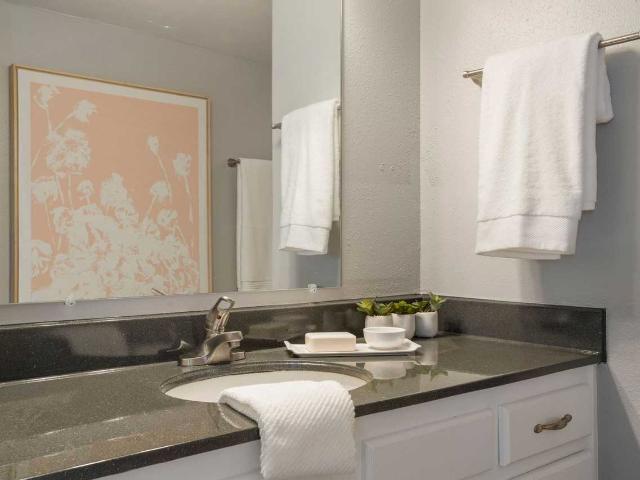 The Heights @ Midtown 2 Bedroom Apartment for Rent at 2442 E 51st St, Tulsa, OK 74105 Lewis Crest