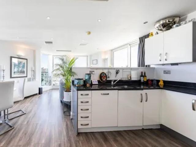 The Helm, 4 Basin Approach, London, E16 2QX, United Kingdom | 3 bed house for rent #165759535 | Rentberry