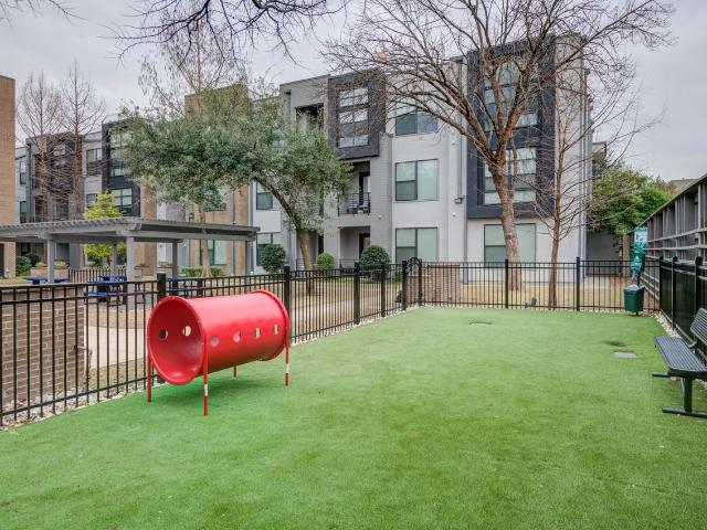The Henderson 1 Bedroom Apartment for Rent at 5215 Belmont Ave, Dallas, TX 75206