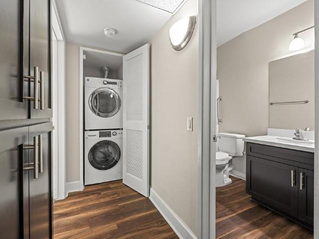 The Henley 2 Bedroom Apartment for Rent at 245 W Loraine St, Glendale, CA 91202 Verdugo Viejo