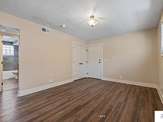 THE HENRY 2 Bedroom Apartment for Rent at 1017 S 31st St, Omaha, NE 68105