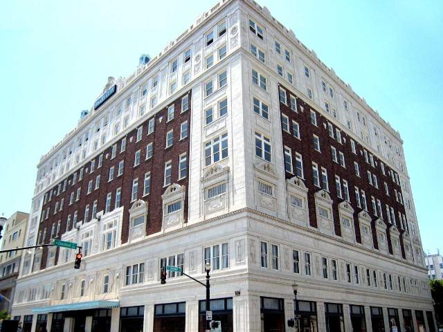 The Henry Clay 1 Bedroom Apartment for Rent at 604 S 3rd St, Louisville, KY 40202 Central Business District