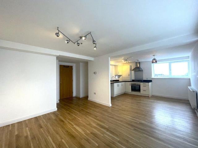 The Hereward Tower, Broadway. 2 bed apartment to rent £1,095 pcm £253 pw
