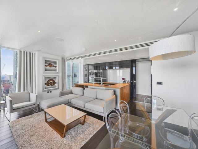 The Heron, London, EC2Y 2 bed apartment to rent £4,983 pcm £1,150 pw