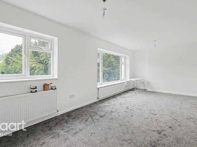 The Hides, Essex 5 bed townhouse to rent £2,300 pcm £531 pw