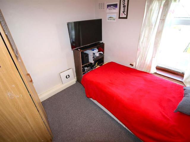 The Highlands, Edgware HA8, Room to rent, £563 pcm | PrimeLocation
