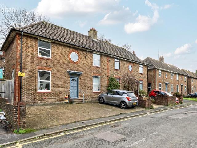 The Highway, Brighton BN2 5 bed end of terrace house to rent £2,800 pcm £646 pw