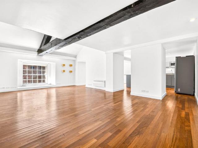 The Highway, London 2 bed flat to rent £4,000 pcm £923 pw