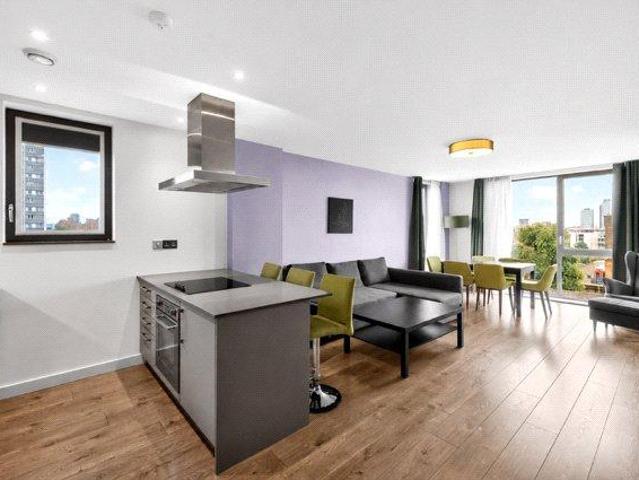 The Highway, London, E1W 2 bed apartment to rent £2,800 pcm £646 pw